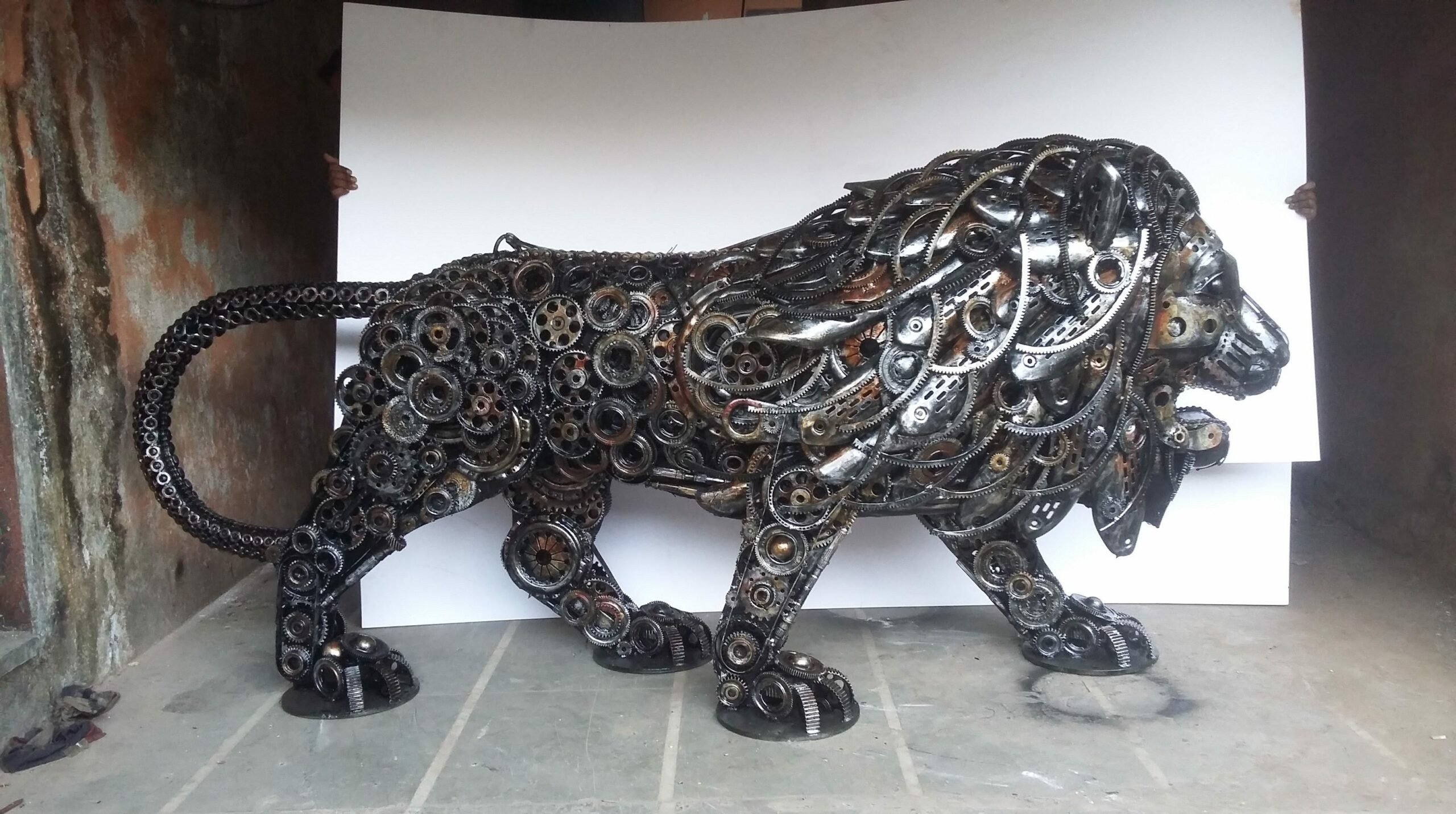 8 Amazing Ways E-Waste has been Repurposed for Art - Computer Aid