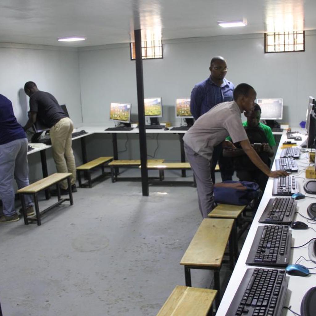 What You Need to Know Before Donating Used Computers to Schools